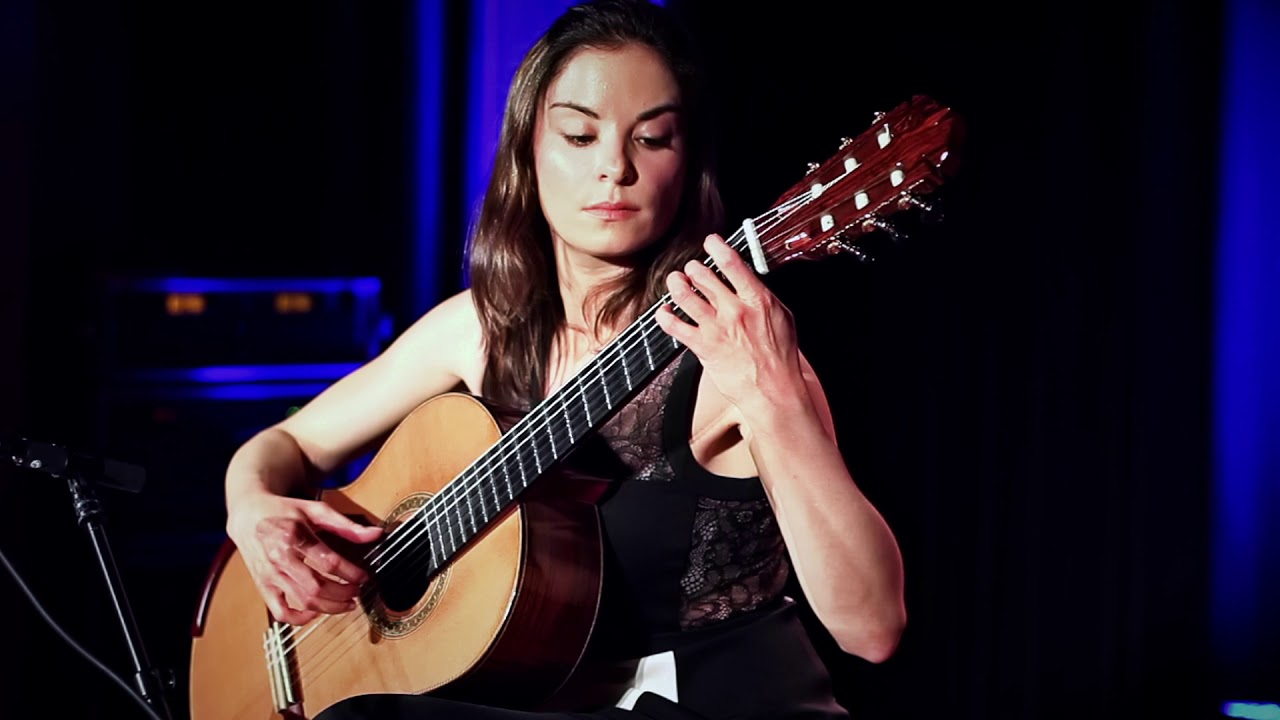 Ana Vidovic – Sonata in E major K 380 by Scarlatti | Primo Guitar
